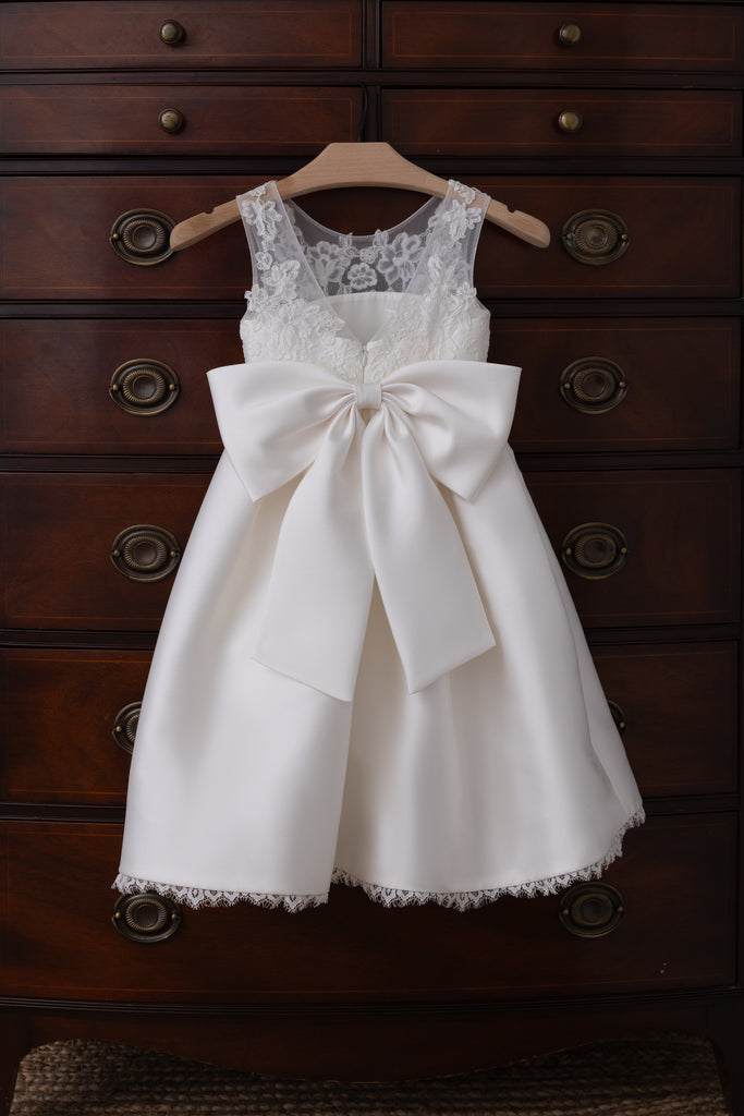 Holly – Anne Barge